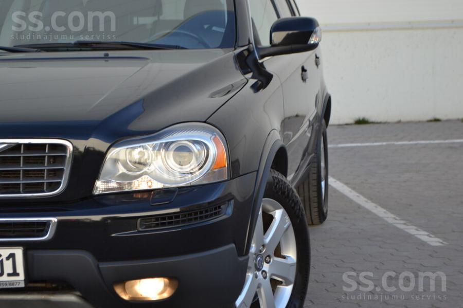 Black Volvo XC90 2011 in Riga, with an engine capacity of 2.40 L and mileage of 288 thousand km for 9390 €, photo 31 on AUTOMOTO.COM.LV