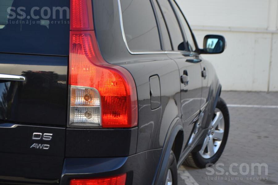 Black Volvo XC90 2011 in Riga, with an engine capacity of 2.40 L and mileage of 288 thousand km for 9390 €, photo 34 on AUTOMOTO.COM.LV