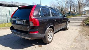 Black Volvo XC90 2011 in Riga, with an engine capacity of 2.40 L and mileage of 313 thousand km for 7800 €, photo 5 on AUTOMOTO.COM.LV