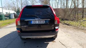 Black Volvo XC90 2011 in Riga, with an engine capacity of 2.40 L and mileage of 313 thousand km for 7800 €, photo 7 on AUTOMOTO.COM.LV