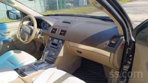 Black Volvo XC90 2011 in Riga, with an engine capacity of 2.40 L and mileage of 313 thousand km for 7800 €, photo 11 on AUTOMOTO.COM.LV