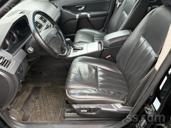 Black Volvo XC90 2011 in Riga, with an engine capacity of 2.40 L and mileage of 0 thousand km for 8500 €, photo 8 on AUTOMOTO.COM.LV