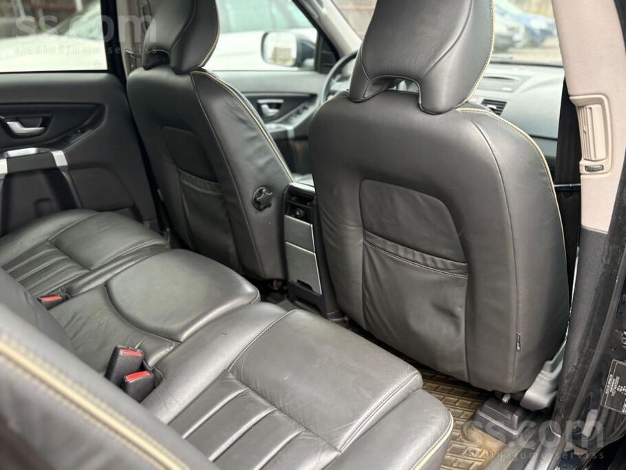 Black Volvo XC90 2011 in Riga, with an engine capacity of 2.40 L and mileage of 0 thousand km for 8500 €, photo 11 on AUTOMOTO.COM.LV