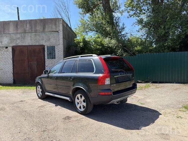 Black Volvo XC90 2011 in Daugavpils, with an engine capacity of 2.40 L and mileage of 196 thousand km for 10200 €, photo 4 on AUTOMOTO.COM.LV