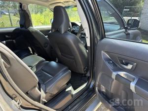 Black Volvo XC90 2011 in Daugavpils, with an engine capacity of 2.40 L and mileage of 196 thousand km for 10200 €, photo 12 on AUTOMOTO.COM.LV