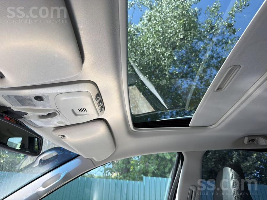 Black Volvo XC90 2011 in Daugavpils, with an engine capacity of 2.40 L and mileage of 196 thousand km for 10200 €, photo 18 on AUTOMOTO.COM.LV