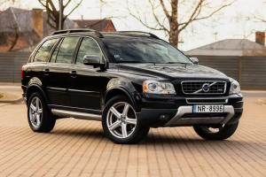 Black Volvo XC90 2011 in Jelgava, with an engine capacity of 2.40 L and mileage of 316 thousand km for 10400 €, photo 4 on AUTOMOTO.COM.LV