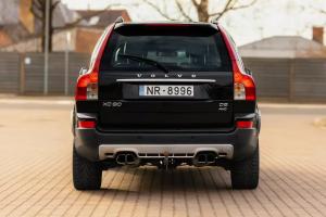 Black Volvo XC90 2011 in Jelgava, with an engine capacity of 2.40 L and mileage of 316 thousand km for 10400 €, photo 7 on AUTOMOTO.COM.LV