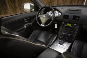 Black Volvo XC90 2011 in Jelgava, with an engine capacity of 2.40 L and mileage of 316 thousand km for 10400 €, photo 10 on AUTOMOTO.COM.LV