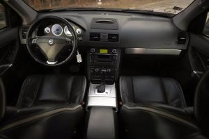 Black Volvo XC90 2011 in Jelgava, with an engine capacity of 2.40 L and mileage of 316 thousand km for 10400 €, photo 11 on AUTOMOTO.COM.LV