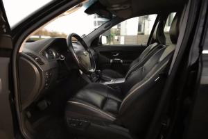 Black Volvo XC90 2011 in Jelgava, with an engine capacity of 2.40 L and mileage of 316 thousand km for 10400 €, photo 12 on AUTOMOTO.COM.LV