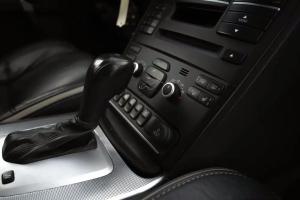 Black Volvo XC90 2011 in Jelgava, with an engine capacity of 2.40 L and mileage of 316 thousand km for 10400 €, photo 18 on AUTOMOTO.COM.LV