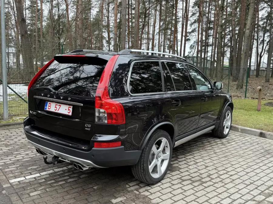 Black Volvo XC90 2011 in Riga, with an engine capacity of 2.40 L and mileage of 231 thousand km for 8990 €, photo 5 on AUTOMOTO.COM.LV