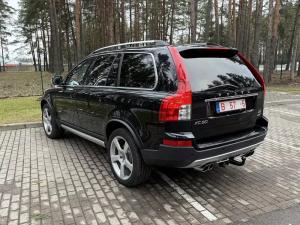 Black Volvo XC90 2011 in Riga, with an engine capacity of 2.40 L and mileage of 231 thousand km for 8990 €, photo 6 on AUTOMOTO.COM.LV