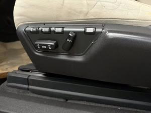 Black Volvo XC90 2011 in Riga, with an engine capacity of 2.40 L and mileage of 231 thousand km for 8990 €, photo 12 on AUTOMOTO.COM.LV
