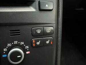 Black Volvo XC90 2011 in Riga, with an engine capacity of 2.40 L and mileage of 231 thousand km for 8990 €, photo 14 on AUTOMOTO.COM.LV