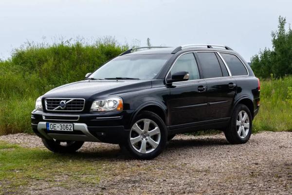 Melns Volvo XC90 2011 Rīga, ar dzinēja tilpumu 2.40 L un nobraukumu 275 tūkst. km par 10995 €, foto 3 vietnē AUTOMOTO.COM.LV