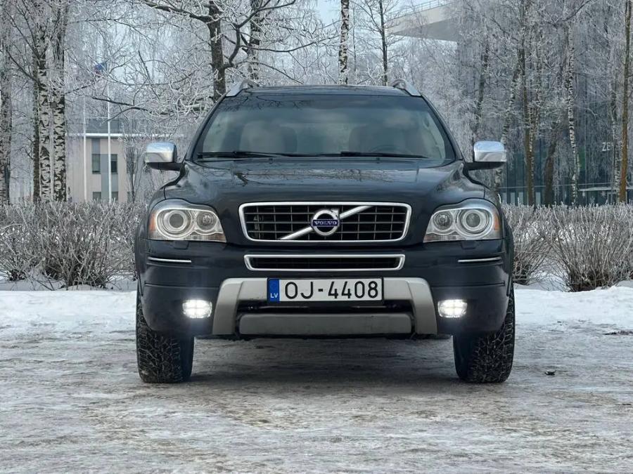 Melns Volvo XC90 2011 Jelgava, ar dzinēja tilpumu 2.40 L un nobraukumu 253 tūkst. km par 11600 €, foto 3 vietnē AUTOMOTO.COM.LV