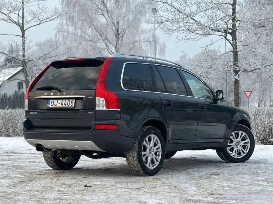 Melns Volvo XC90 2011 Jelgava, ar dzinēja tilpumu 2.40 L un nobraukumu 253 tūkst. km par 11600 €, foto 5 vietnē AUTOMOTO.COM.LV