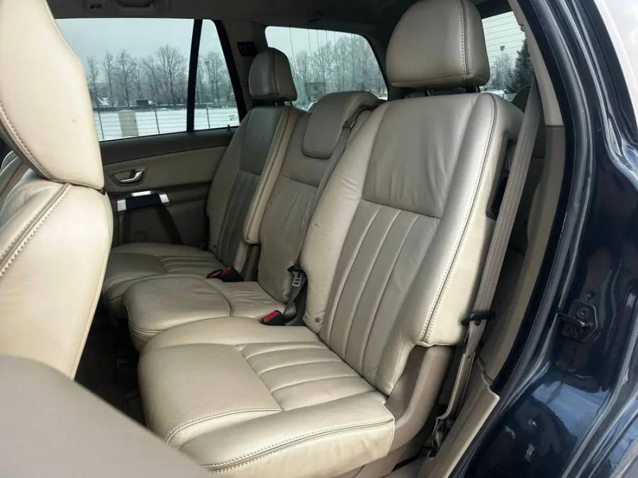 Melns Volvo XC90 2011 Jelgava, ar dzinēja tilpumu 2.40 L un nobraukumu 253 tūkst. km par 11600 €, foto 18 vietnē AUTOMOTO.COM.LV