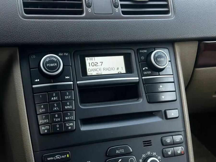 Melns Volvo XC90 2011 Jelgava, ar dzinēja tilpumu 2.40 L un nobraukumu 253 tūkst. km par 11600 €, foto 26 vietnē AUTOMOTO.COM.LV