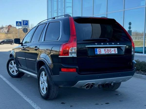 Black Volvo XC90 2011 in Rezekne, with an engine capacity of 2.40 L and mileage of 250 thousand km for 8990 €, photo 4 on AUTOMOTO.COM.LV