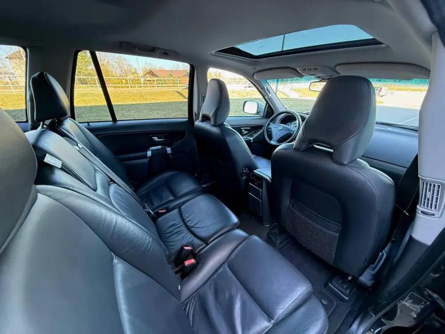 Melns Volvo XC90 2011 Rēzekne, ar dzinēja tilpumu 2.40 L un nobraukumu 250 tūkst. km par 8990 €, foto 13 vietnē AUTOMOTO.COM.LV