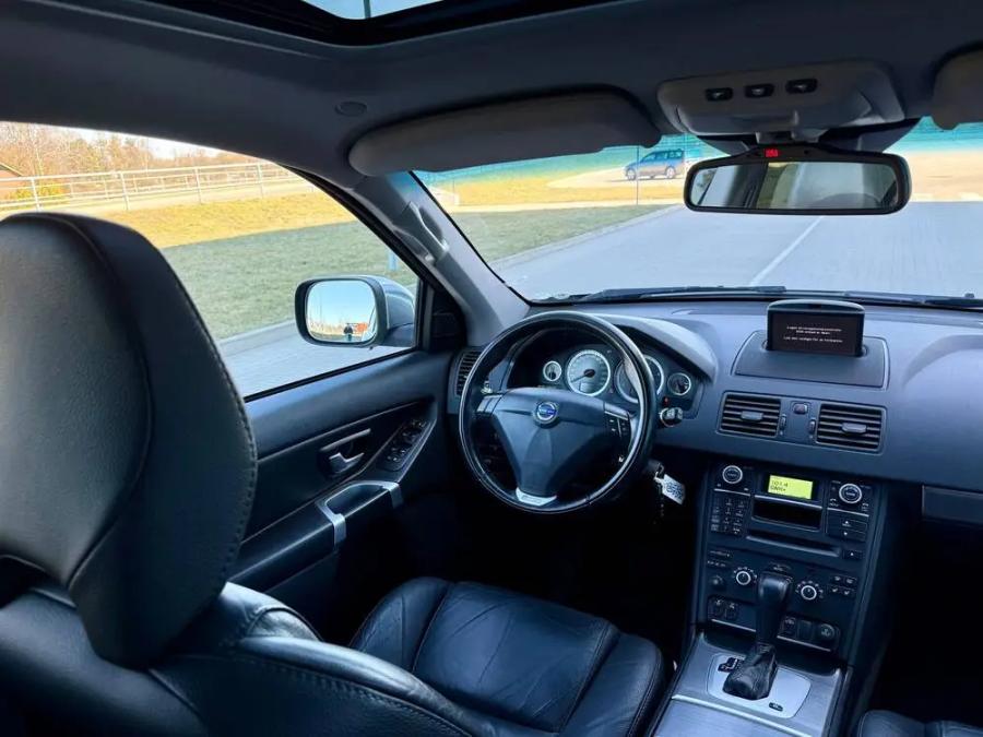 Melns Volvo XC90 2011 Rēzekne, ar dzinēja tilpumu 2.40 L un nobraukumu 250 tūkst. km par 8990 €, foto 16 vietnē AUTOMOTO.COM.LV