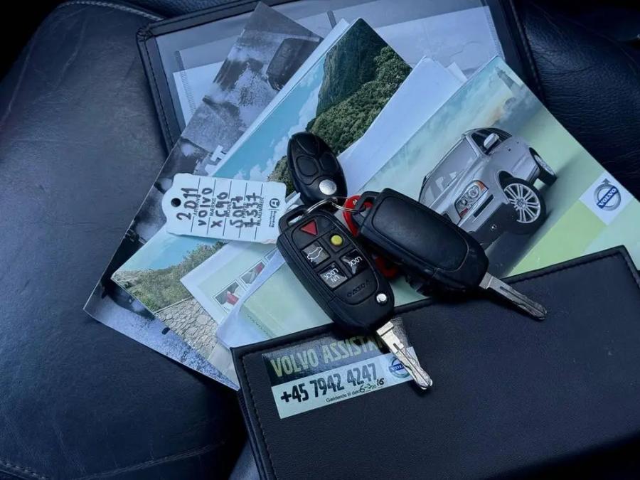 Melns Volvo XC90 2011 Rēzekne, ar dzinēja tilpumu 2.40 L un nobraukumu 250 tūkst. km par 8990 €, foto 25 vietnē AUTOMOTO.COM.LV
