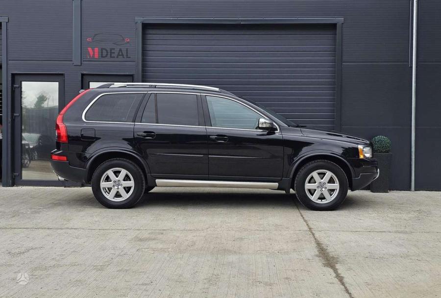 Melns Volvo XC90 2011 Utena, ar dzinēja tilpumu 2.40 L un nobraukumu 275 tūkst. km par 9750 €, foto 11 vietnē AUTOMOTO.COM.LV