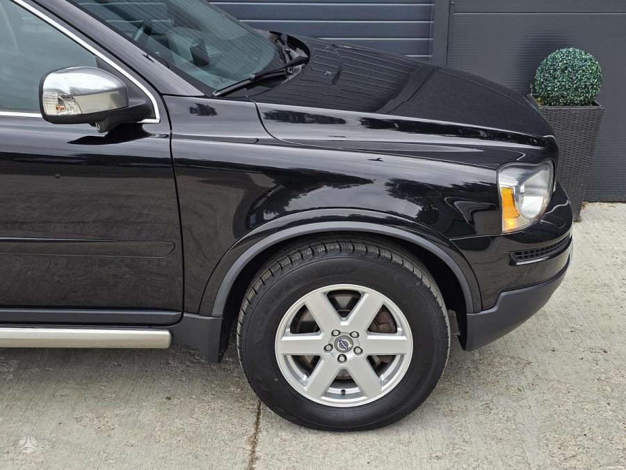 Melns Volvo XC90 2011 Utena, ar dzinēja tilpumu 2.40 L un nobraukumu 275 tūkst. km par 9750 €, foto 12 vietnē AUTOMOTO.COM.LV