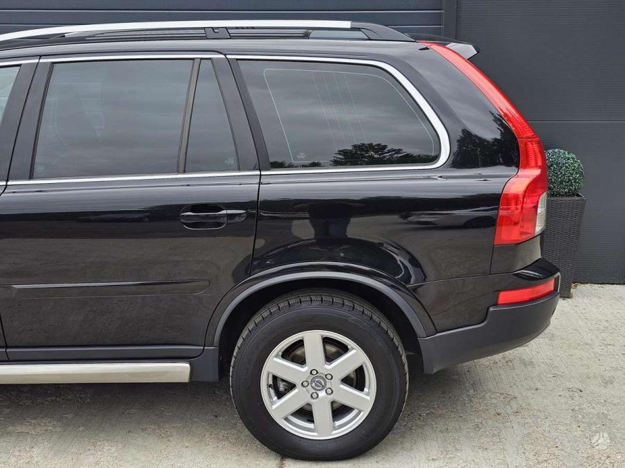 Melns Volvo XC90 2011 Utena, ar dzinēja tilpumu 2.40 L un nobraukumu 275 tūkst. km par 9750 €, foto 14 vietnē AUTOMOTO.COM.LV