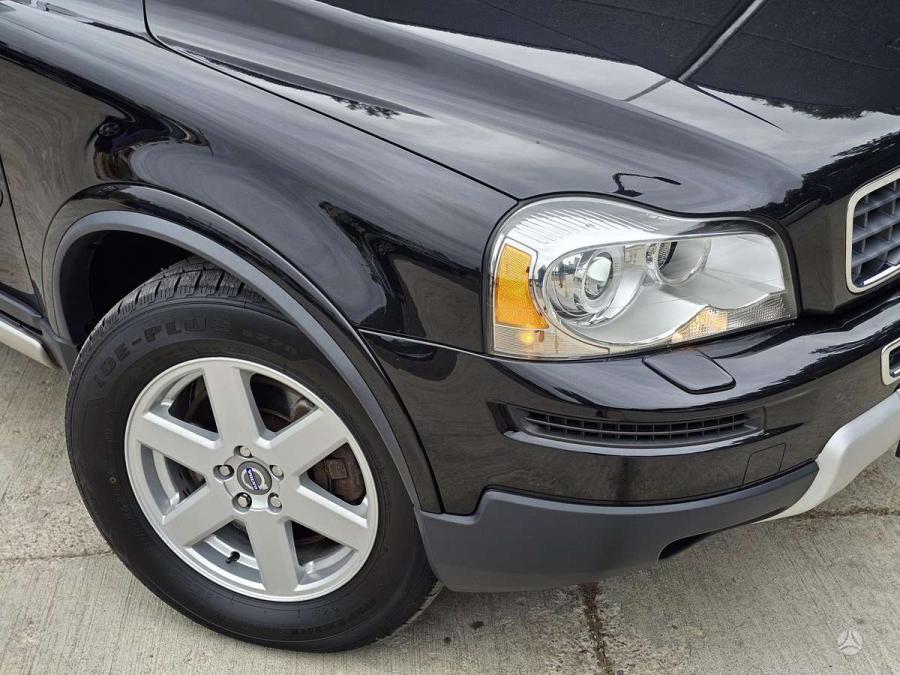 Melns Volvo XC90 2011 Utena, ar dzinēja tilpumu 2.40 L un nobraukumu 275 tūkst. km par 9750 €, foto 20 vietnē AUTOMOTO.COM.LV