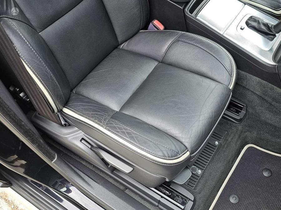 Melns Volvo XC90 2011 Utena, ar dzinēja tilpumu 2.40 L un nobraukumu 275 tūkst. km par 9750 €, foto 35 vietnē AUTOMOTO.COM.LV