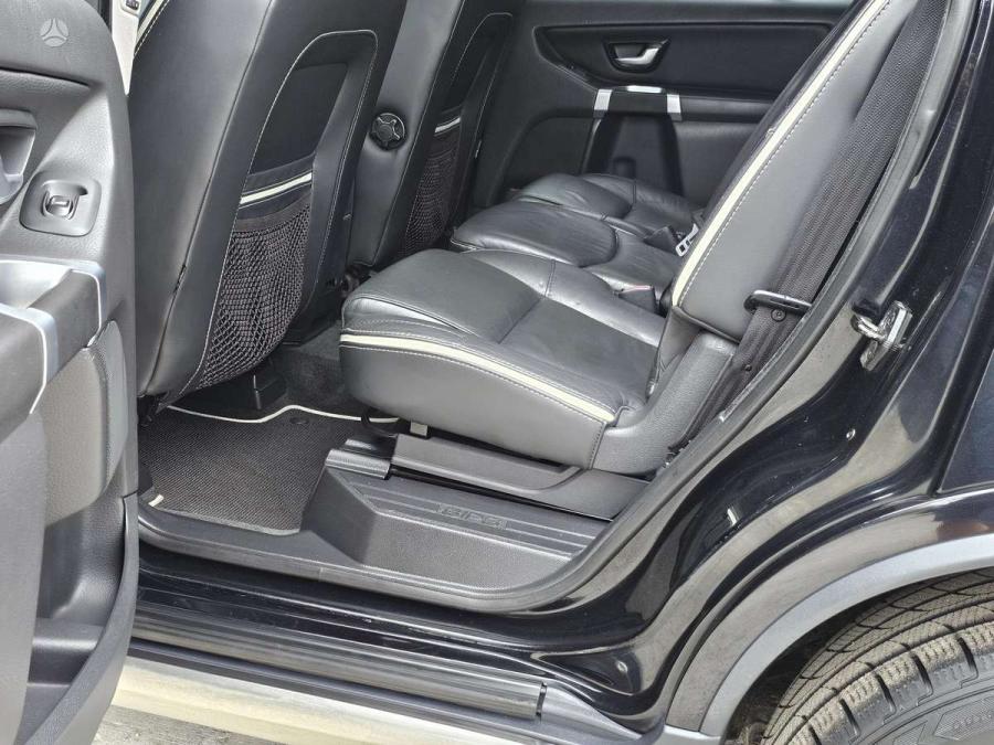 Melns Volvo XC90 2011 Utena, ar dzinēja tilpumu 2.40 L un nobraukumu 275 tūkst. km par 9750 €, foto 43 vietnē AUTOMOTO.COM.LV