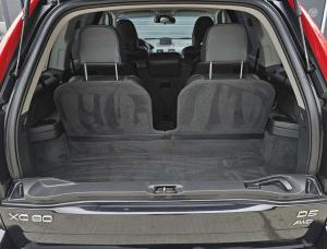 Melns Volvo XC90 2011 Utena, ar dzinēja tilpumu 2.40 L un nobraukumu 275 tūkst. km par 9750 €, foto 47 vietnē AUTOMOTO.COM.LV
