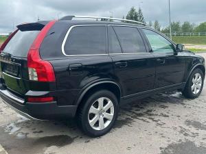 Black Volvo XC90 2011 in Utena, with an engine capacity of 2.40 L and mileage of 287 thousand km for 9250 €, photo 9 on AUTOMOTO.COM.LV