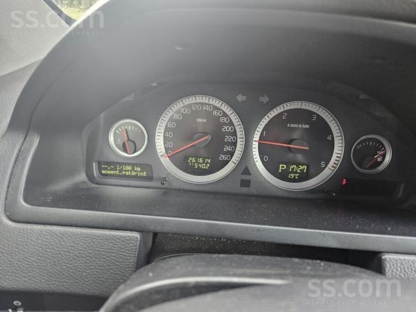Melns Volvo XC90 2011 Rīga, ar dzinēja tilpumu 2.40 L un nobraukumu 262 tūkst. km par 9600 €, foto 5 vietnē AUTOMOTO.COM.LV