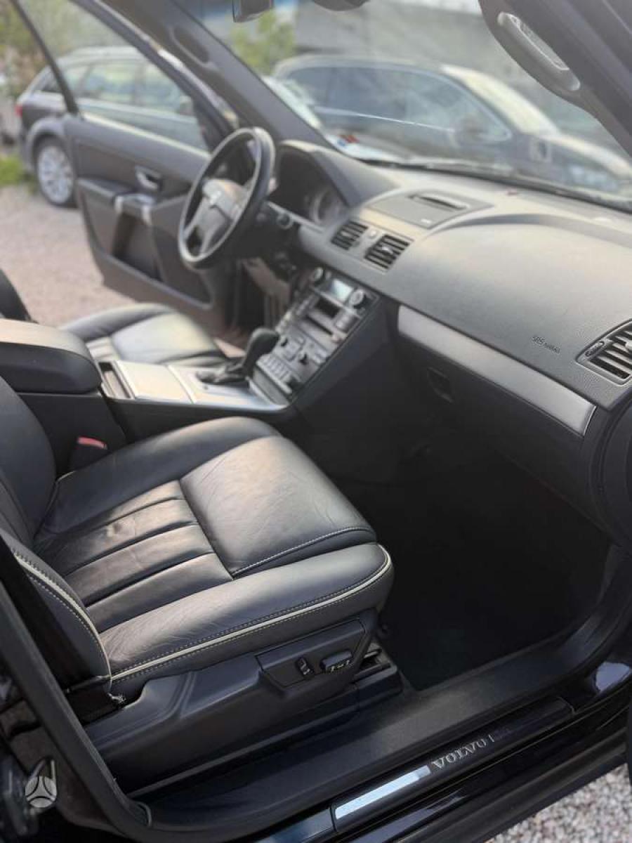 Melns Volvo XC90 2011 Ukmergė, ar dzinēja tilpumu 2.40 L un nobraukumu 244 tūkst. km par 8750 €, foto 13 vietnē AUTOMOTO.COM.LV