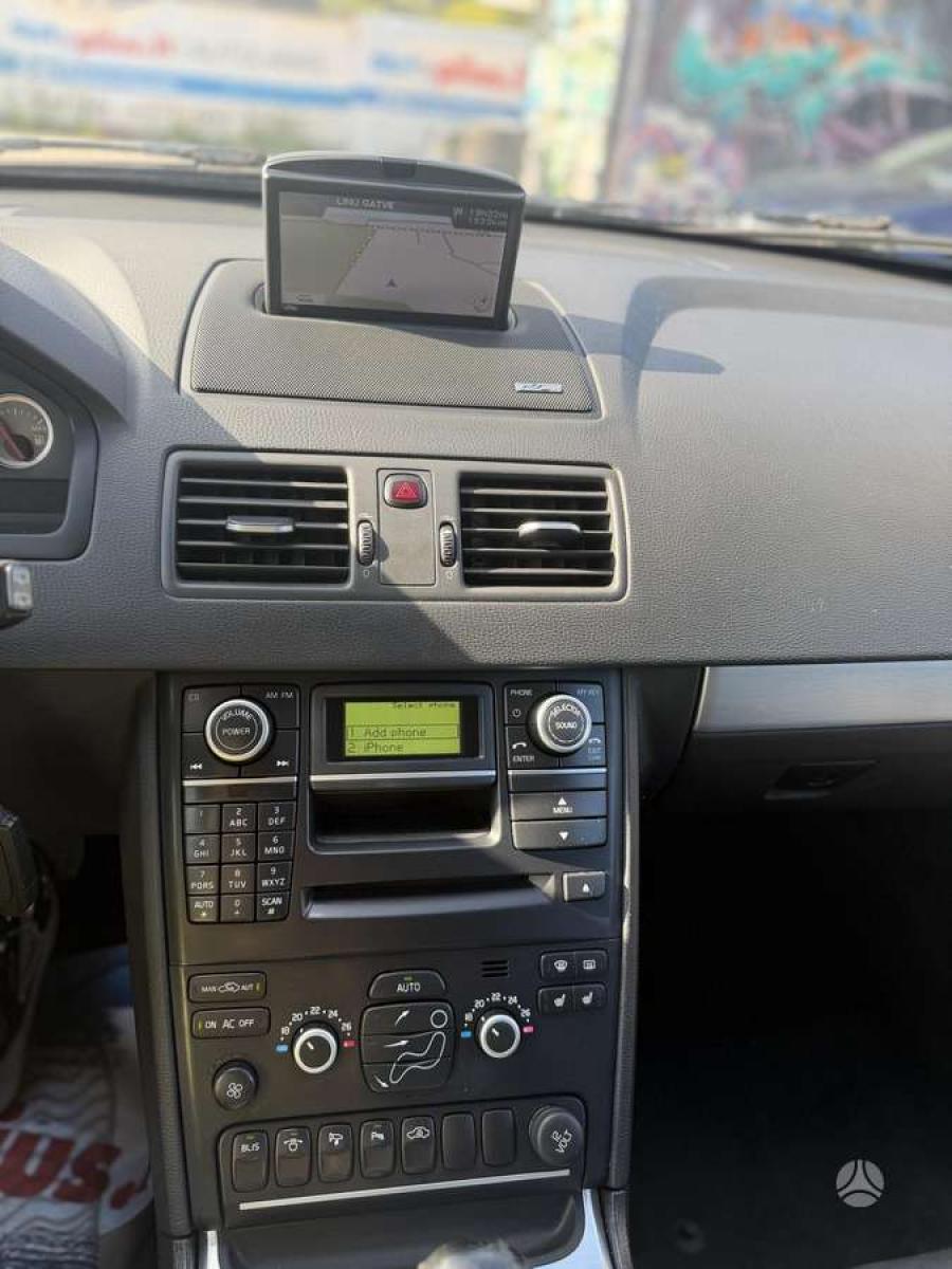 Melns Volvo XC90 2011 Ukmergė, ar dzinēja tilpumu 2.40 L un nobraukumu 244 tūkst. km par 8750 €, foto 14 vietnē AUTOMOTO.COM.LV