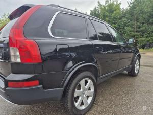 Black Volvo XC90 2011 in Utena, with an engine capacity of 2.40 L and mileage of 286 thousand km for 9550 €, photo 8 on AUTOMOTO.COM.LV