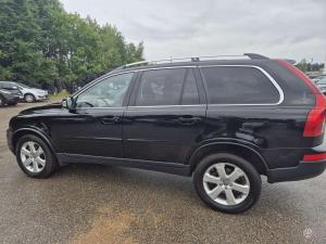 Black Volvo XC90 2011 in Utena, with an engine capacity of 2.40 L and mileage of 286 thousand km for 9550 €, photo 12 on AUTOMOTO.COM.LV