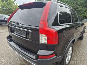Black Volvo XC90 2011 in Utena, with an engine capacity of 2.40 L and mileage of 286 thousand km for 9550 €, photo 16 on AUTOMOTO.COM.LV