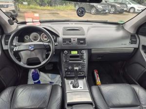 Black Volvo XC90 2011 in Utena, with an engine capacity of 2.40 L and mileage of 286 thousand km for 9550 €, photo 20 on AUTOMOTO.COM.LV