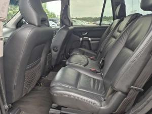 Black Volvo XC90 2011 in Utena, with an engine capacity of 2.40 L and mileage of 286 thousand km for 9550 €, photo 23 on AUTOMOTO.COM.LV