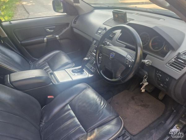 Melns Volvo XC90 2011 Šauļi, ar dzinēja tilpumu 2.40 L un nobraukumu 237 tūkst. km par 2600 €, foto 7 vietnē AUTOMOTO.COM.LV