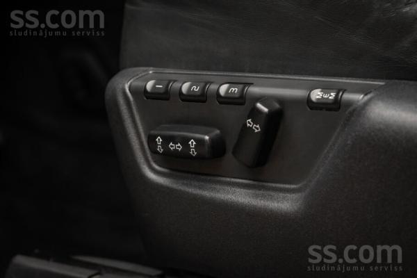 Black Volvo XC90 2011 in Riga, with an engine capacity of 2.40 L and mileage of 356 thousand km for 8150 €, photo 10 on AUTOMOTO.COM.LV