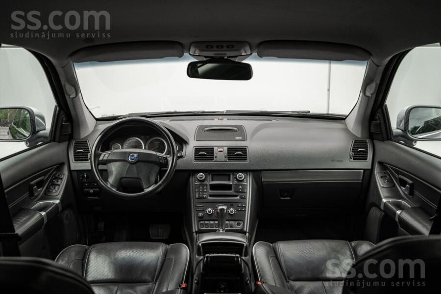 Melns Volvo XC90 2011 Rīga, ar dzinēja tilpumu 2.40 L un nobraukumu 356 tūkst. km par 8150 €, foto 19 vietnē AUTOMOTO.COM.LV