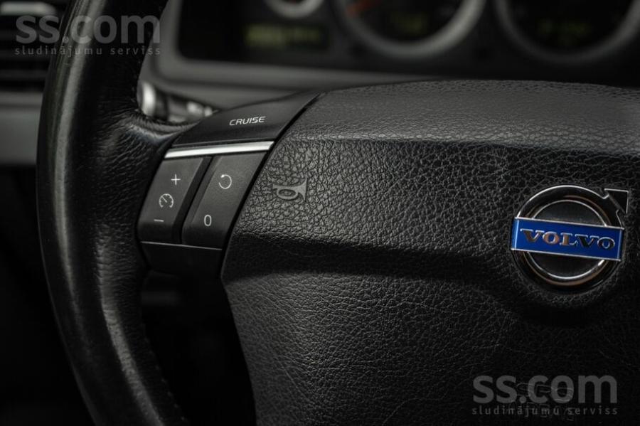Melns Volvo XC90 2011 Rīga, ar dzinēja tilpumu 2.40 L un nobraukumu 356 tūkst. km par 8150 €, foto 21 vietnē AUTOMOTO.COM.LV