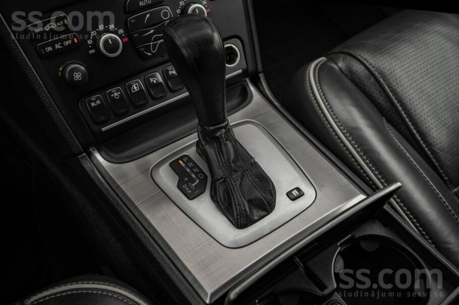Melns Volvo XC90 2011 Rīga, ar dzinēja tilpumu 2.40 L un nobraukumu 356 tūkst. km par 8150 €, foto 25 vietnē AUTOMOTO.COM.LV